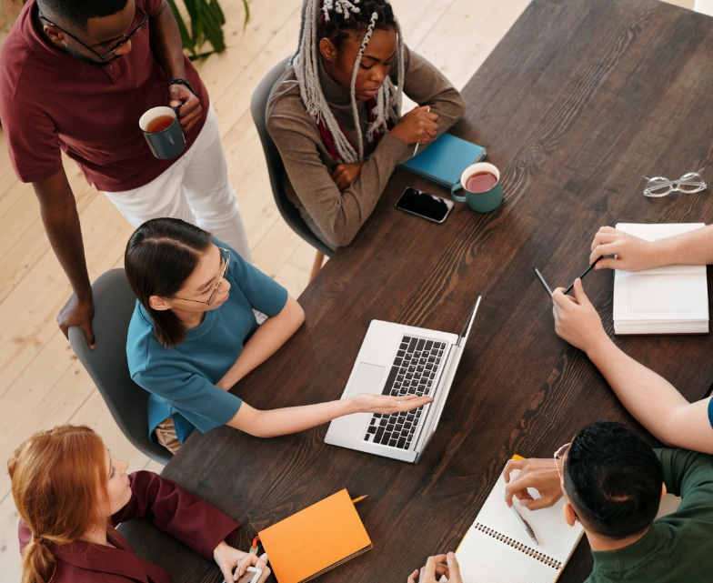 str. | Desarrollo de aplicaciones móvil y sitios web